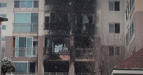 성탄절 새벽에 갑자기 펑아파트 화재로 32명 사상