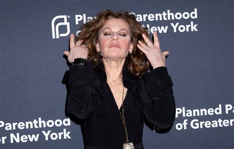 Sandra Bernhard Hasnt Spoken To Roseanne Costar Roseanne Barr