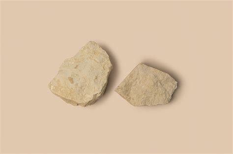 베이지색 배경에 승진을 위한 돌 연단 천연 바위 받침대 미용 제품 모형 제품을 보여주는 장면 진열장 진열장 탑 뷰 소프트 섀도우 플랫 레이 트렌디한 뉴트럴 컬러 우주 0명에