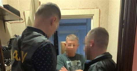 Корупція в Україні — НАБУ знайшло у підозрюваного судді портрет в образі Цезаря — фото