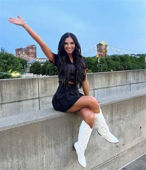 Sara Elyse Webn R Hotsportsreporters