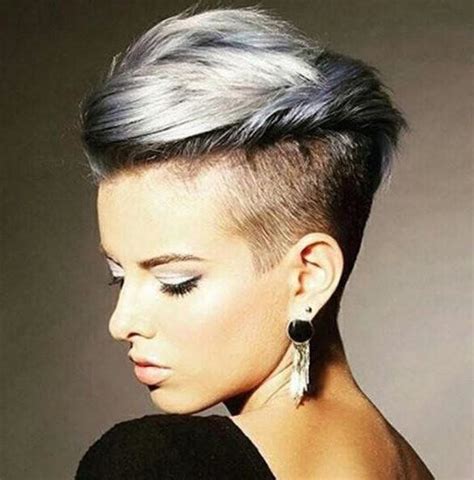 Пепельно-фиолетовое окрашивание | Coupe de cheveux courte, Coupe de ...
