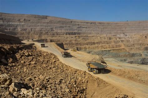 Uma Imagem Da Implementação De Um Projeto De Mineração Foto Premium