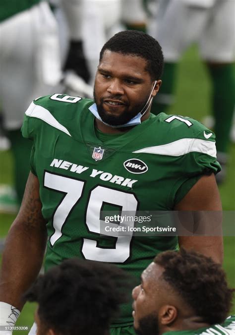 New York Jets Defensive Tackle Tanzel Smart Looks On During An Nfl News Photo Getty Images