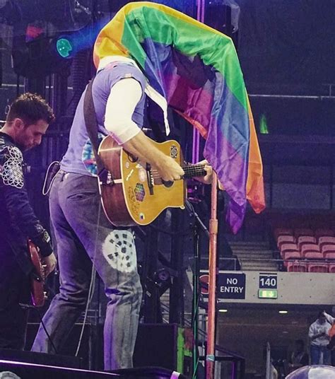 Coldplay印尼开唱爆冲突！反lgbt穆斯林团体抗议放话“要烧舞台” Woahmy