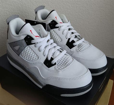 【新品未使用】jordan4 Retro Bp ジョーダン4 ホワイトセメント By メルカリ
