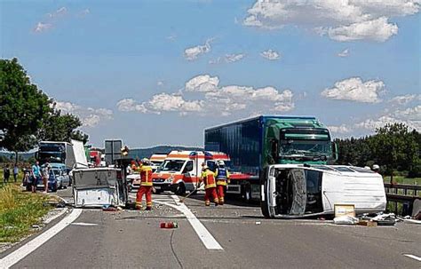 Donaueschingen Unfall Auf B 27 Sattelzug Prallt Im Stau Auf