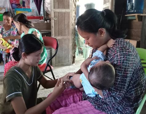 ပေါက်တောမြို့၌ မွေးစမှအသက်တစ်နှစ်အောက်ကလေးများ ပုံမှန်ကာကွယ်ဆေး ထိုးန