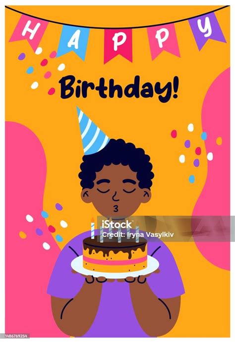 소년과 함께 생일 인사말 카드는 케이크에 촛불을 날려 버린다 배경에 색종이 생일 파티 축하 축하 초대 컨셉 공휴일에 대한 스톡