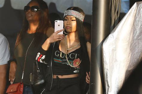 Nicki Minaj S Twitter Countdown Has Fans Convinced She S Dropping