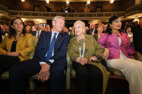 El presidente de la Xunta aboga por el uso del gallego como elemento de unión en la sociedad
