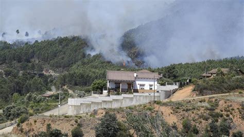 El Incendio Amenaza Con Llegar A Varias Localidades De Sierra De Gata Hoy