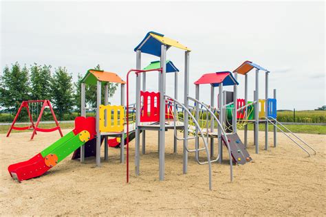 NOWE PLACE ZABAW I SIŁOWNIE PLENEROWE DLA MIESZKAŃCÓW SERWIS SAMORZĄDOWY