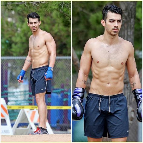 Joe Jonas Looks Hot