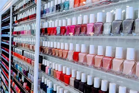Dallas Nail Barのレビューを読み、classpassでクラスを予約する
