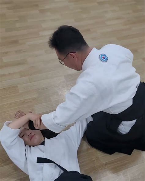 아이키도 좌기호흡법합기올리기 아이키도 무술 합기도 성인운동 여성운동 Youtube