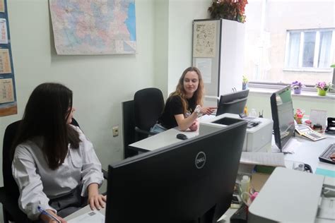 Дванадесет ученика от Националната финансово стопанска гимназия успешно приключиха своята