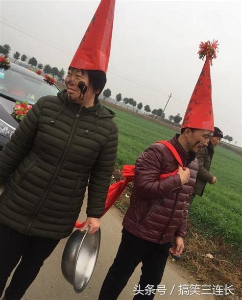 這衣服的設計挺前衛的估計一般人看不太懂 每日頭條