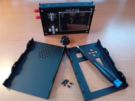 Hackrf One Portapack H2 A Truly Portable Software Defined Radio Sdr Elektor Magazine