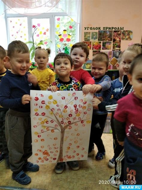 Рисование «Осеннее дерево во второй младшей группе с использованием нетрадиционной техники 3