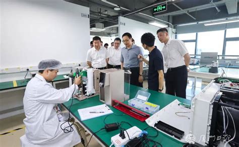 崔永辉调研新质生产力发展情况企业创新服务