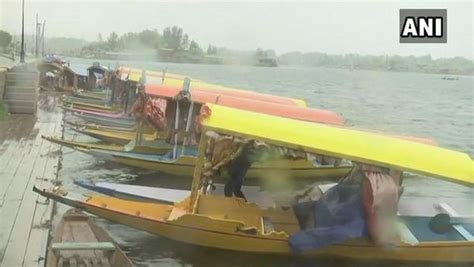 Jammu And Kashmir Heavy Rain Accompanied By Strong Winds And Hailstorms