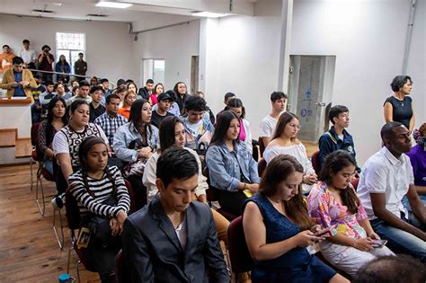 Estudiantes expusieron sobre migración e interculturalidad Universo