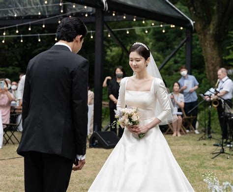 Korean Actress Jang Na Ra Is Married Shares Wedding Photos News