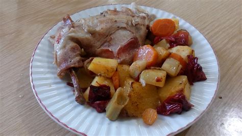 Заек със зеленчуци в гювеч Youtube