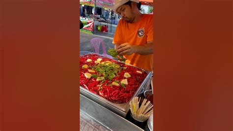 고추가득 수제칠리소스가 맛있는 소세지튀김 태국 길거리 음식 Youtube