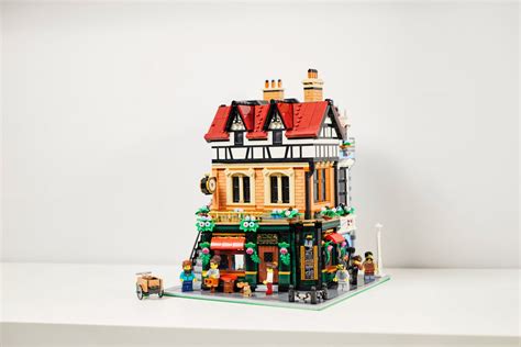 Lego Releases Toy Figures With Sunflower Patterned Lanyards