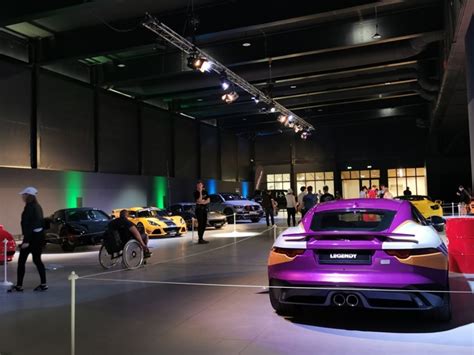 Galerie Legendy Na akci vyrazil i Richard Chlad Pochlubil se svým Bugatti Chiron fotka