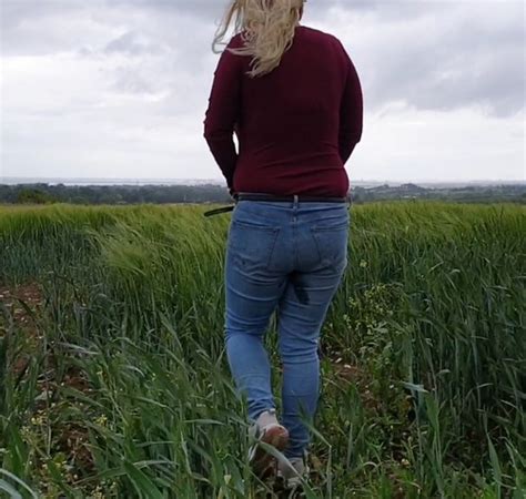 💚 Rewetting My Blue Jeans Twice Outdoors Very Soaked Alicewetting