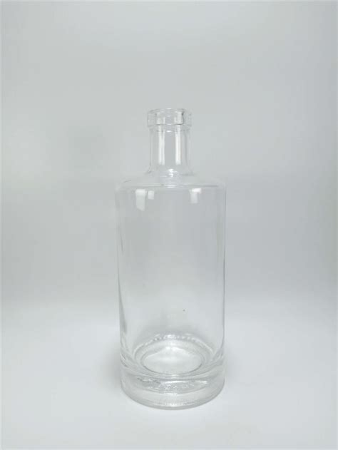China 750ml Round Glass Liquor Wine Bottle Manufacturers Suppliers