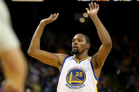 Kevin Durant Suffers Left Pinky Contusion Stays In The Game