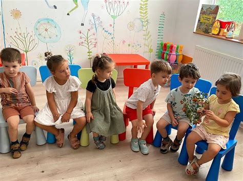 Vitamine în Fructe Mici Grădinițele Arc En Ciel