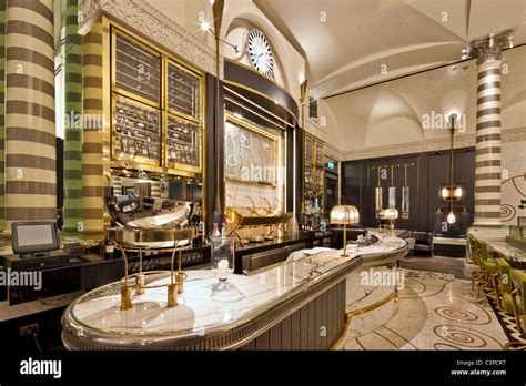 Massimo Bar Fotos Und Bildmaterial In Hoher Auflösung Alamy