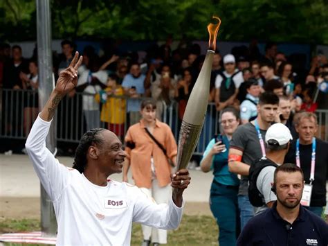 Actualidad Snoop Dogg Hace Historia Con La Antorcha Olímpica En París