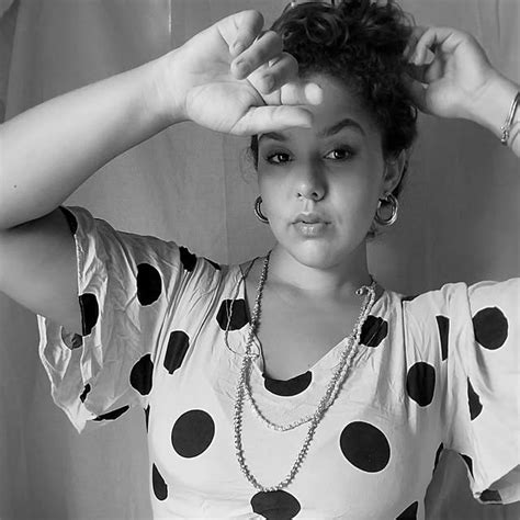 Flávia Flaviamiguez • Threads Say More