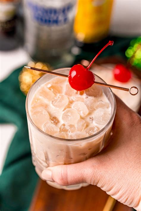 Irish Cream White Russian Cocktail Recipe Sweet Cs Designs