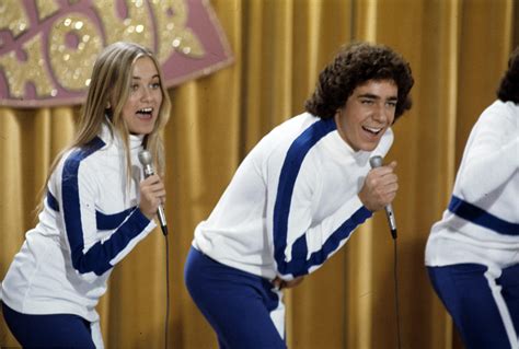 Barry Williams Says Brady Bunch Cast Dating Was Like ‘love Island