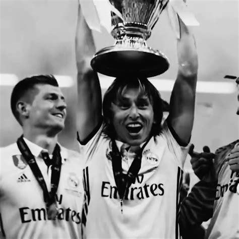 لوكا يودع ريال مدريد ،وداعا 😭😭😭 Youtube