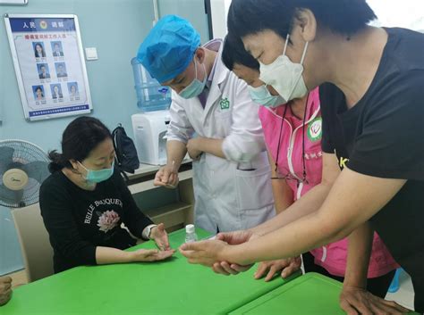 拱北街道港昌社区举办“针灸推拿助养生”义诊活动