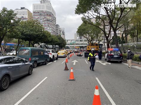畫面曝光！北市男騎士失控自摔 後座母遭吊車輾過慘亡 社會 三立新聞網 Setncom