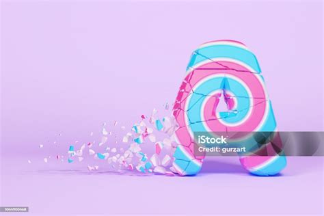 깨진된 부서진된 알파벳 편지는 대문자입니다 핑크와 파란색 줄무늬 사탕 짓 눌린된 크리스마스 글꼴에 의하여 이루어져 있다 3d