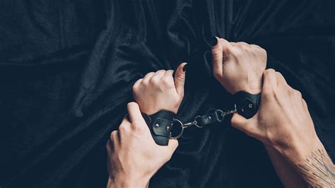 The 12 Submissive Tasks Every Dom Should Give Their Sub