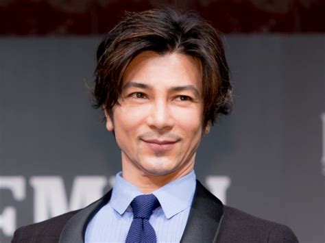 12年ぶり復活『時効警察』武田真治の学ラン姿にネット「美しい 」 エンタメ ニュース ｜クランクイン！