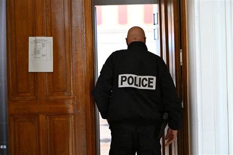 Adolescent De 14 Ans Tué Au Couteau à Saint Denis Un Jeune Homme