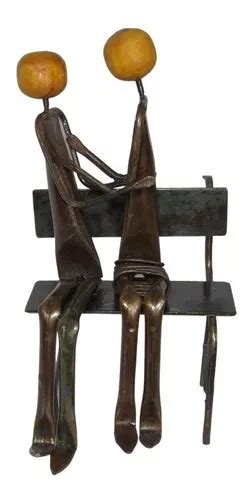 Escultura Casal De Namorados Em Ferro Artesanal Parcelamento Sem Juros