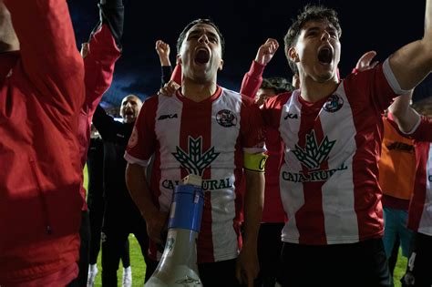 GALERÍA Las mejores imágenes del histórico partido Zamora CF Sant Andreu